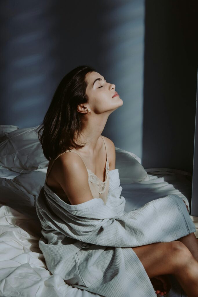 A Romantic Morning Routine for the Soft Girl: How To Curate an ...